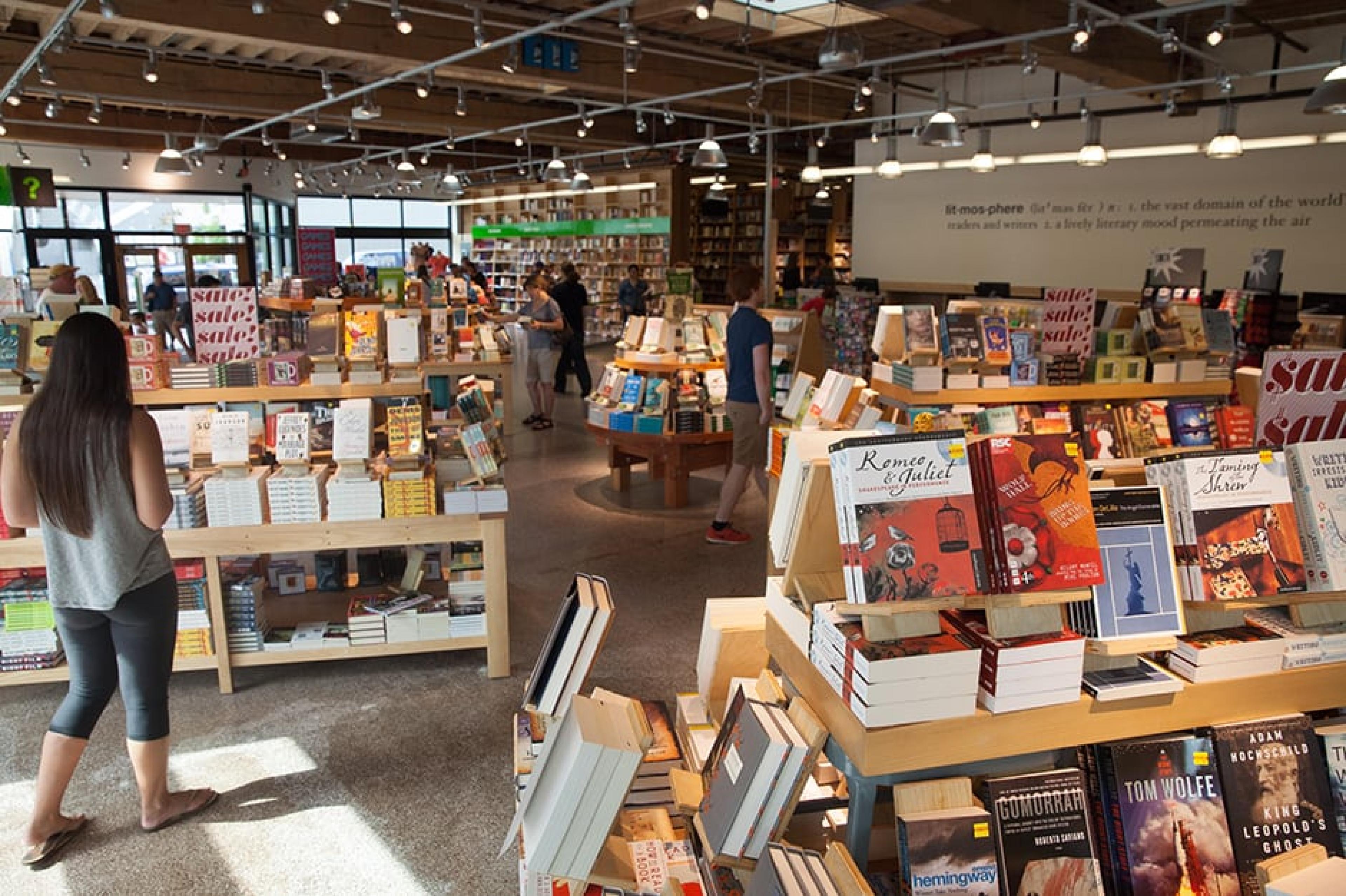 Portland Bookstore Shop Powell S City Of Books Portland Book