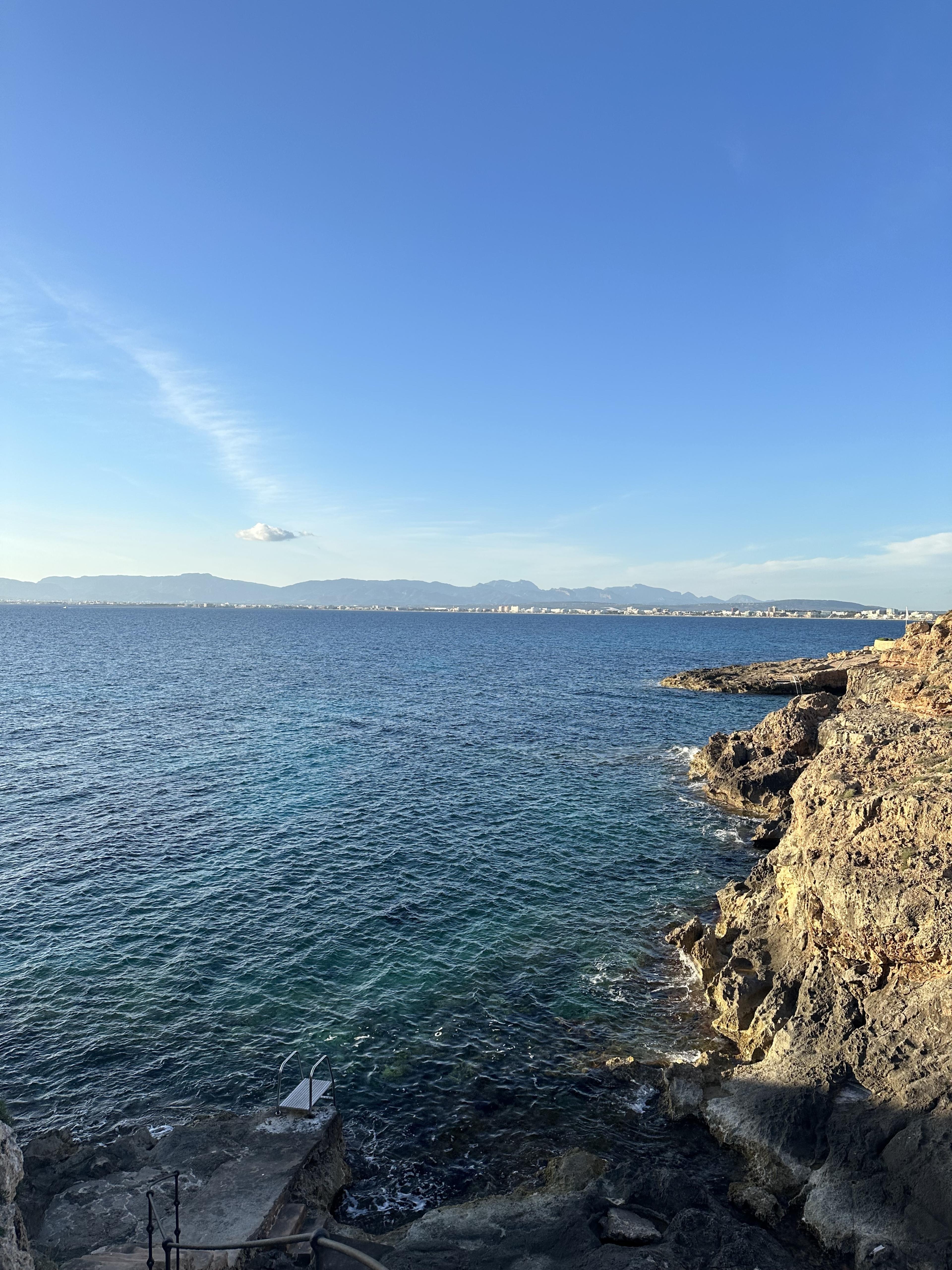 Island Design: An Insider’s Guide to Mallorca with Oro del Negro
