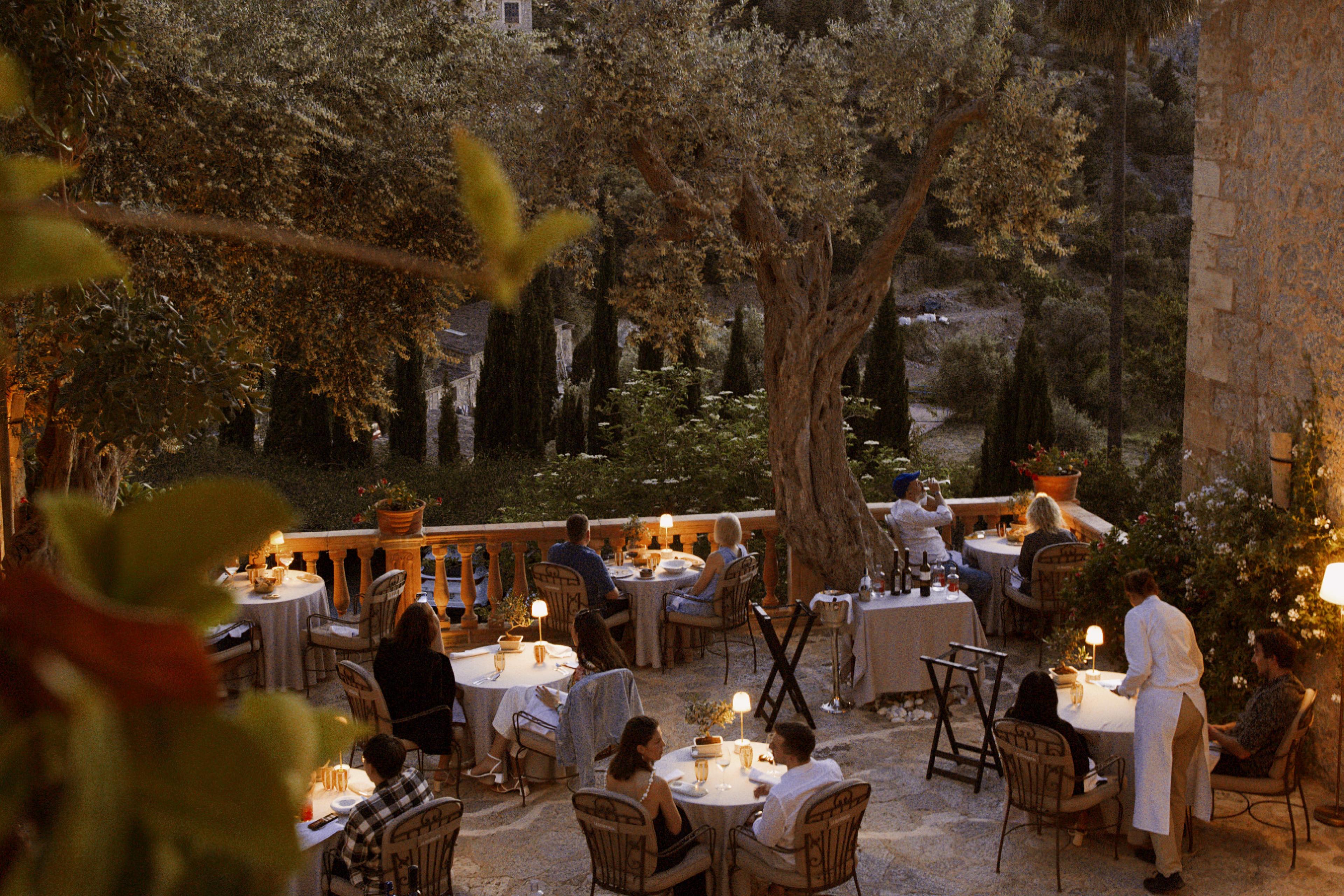 Marui Sushi & Japanese Restaurant